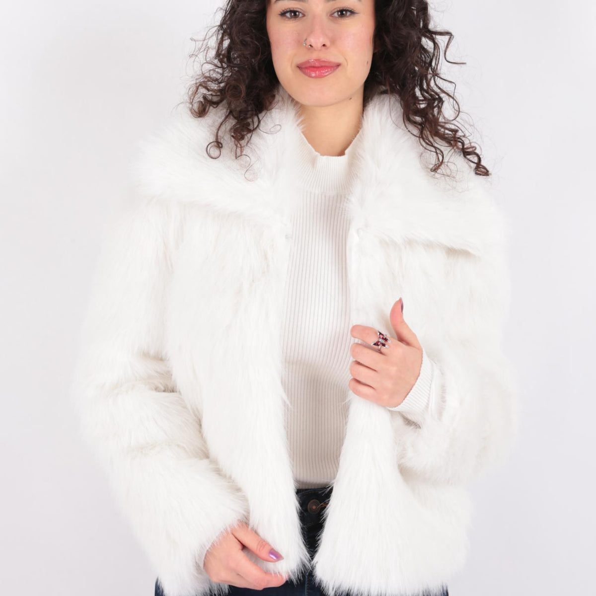 Aynaz 140006 Kadın Peluş Kap – DGN